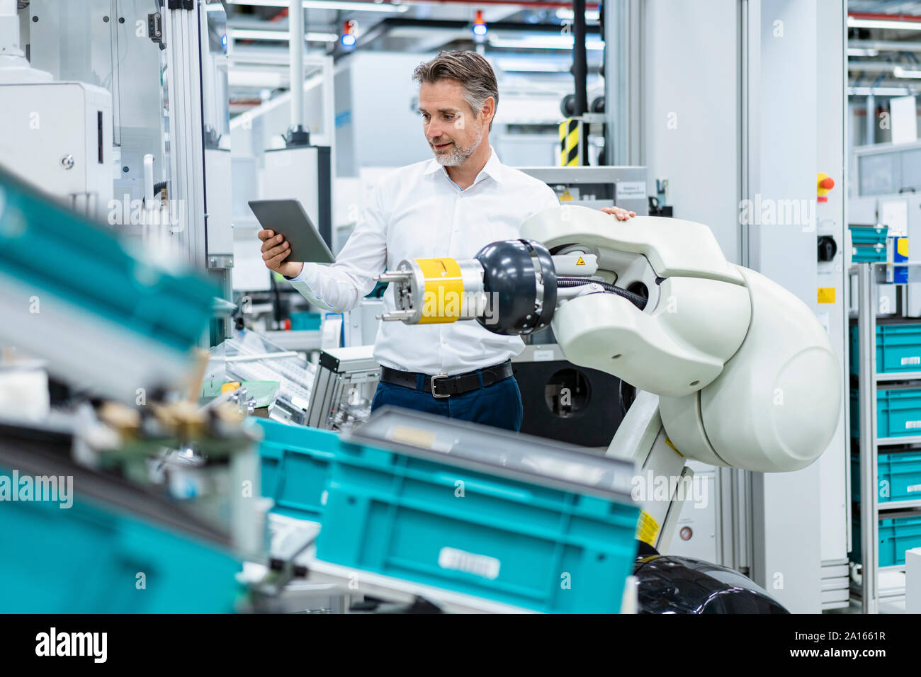 Computer assembly plant hi-res stock photography and images - Alamy