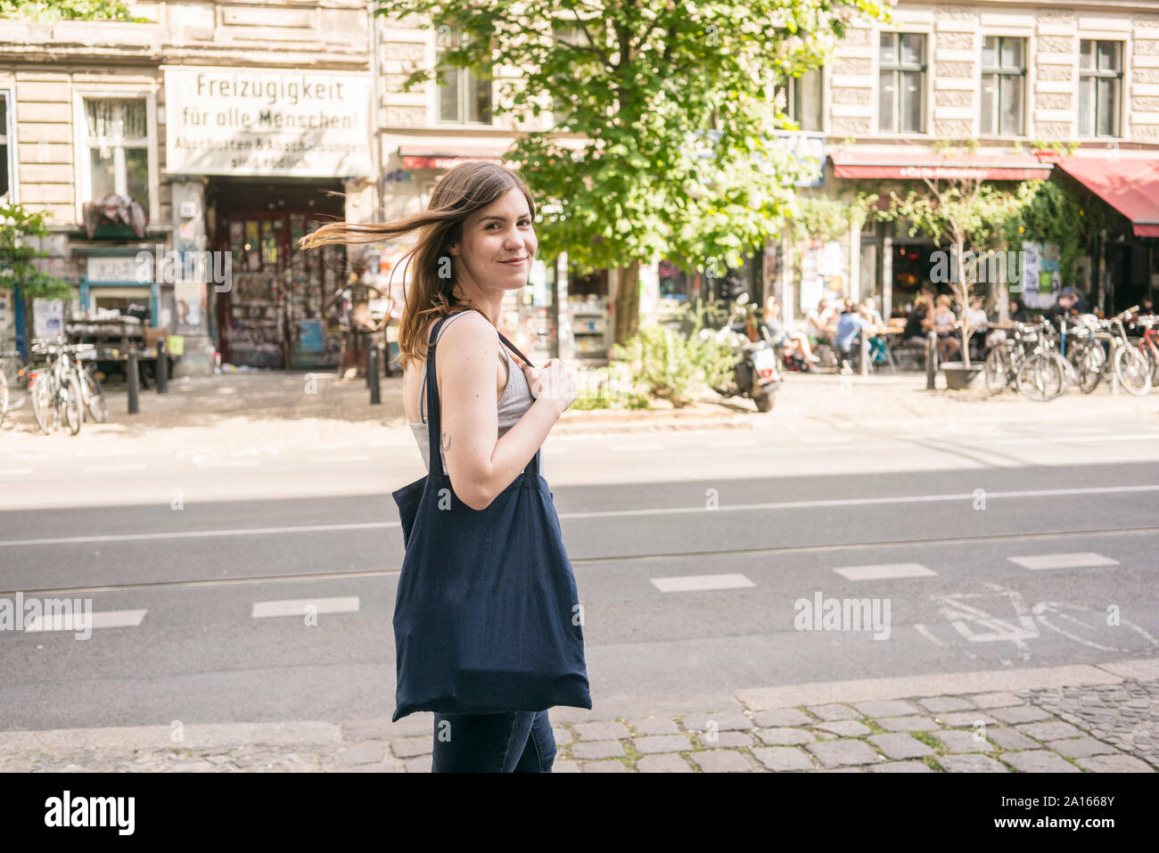 Street photography woman in cafe hi-res stock photography and images ...