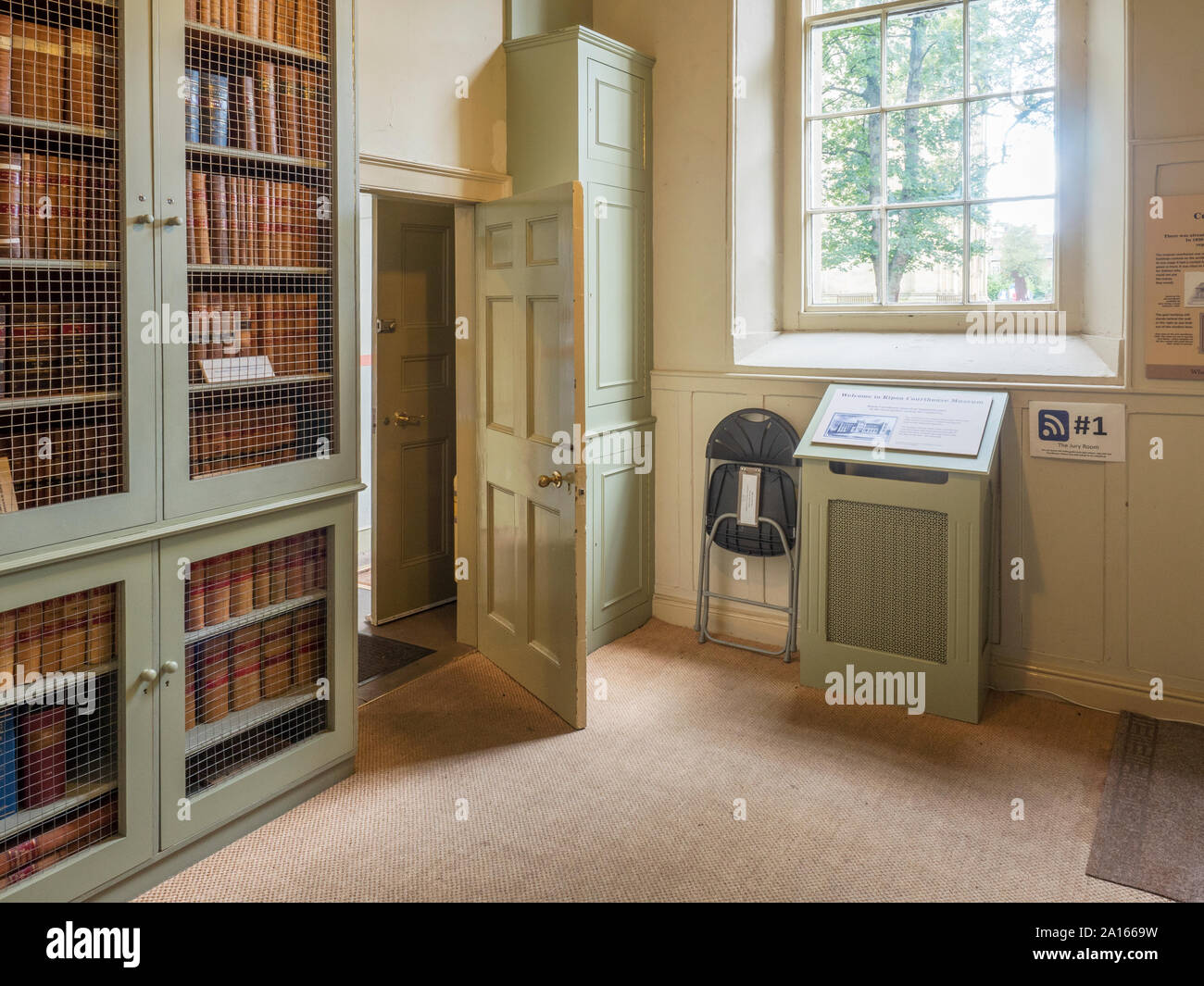 Jury room hi-res stock photography and images - Alamy