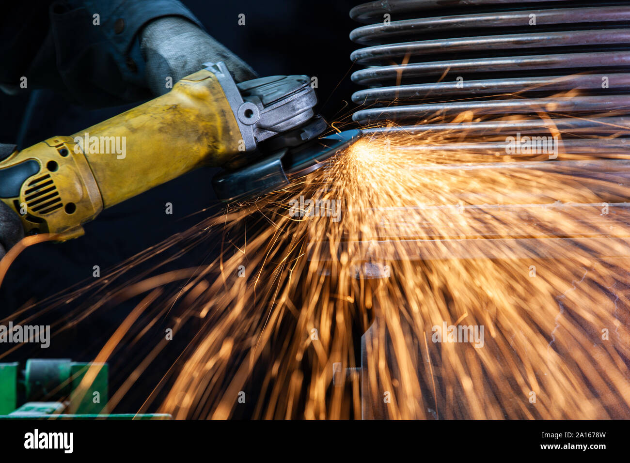 Angle grinder machine hi-res stock photography and images - Alamy