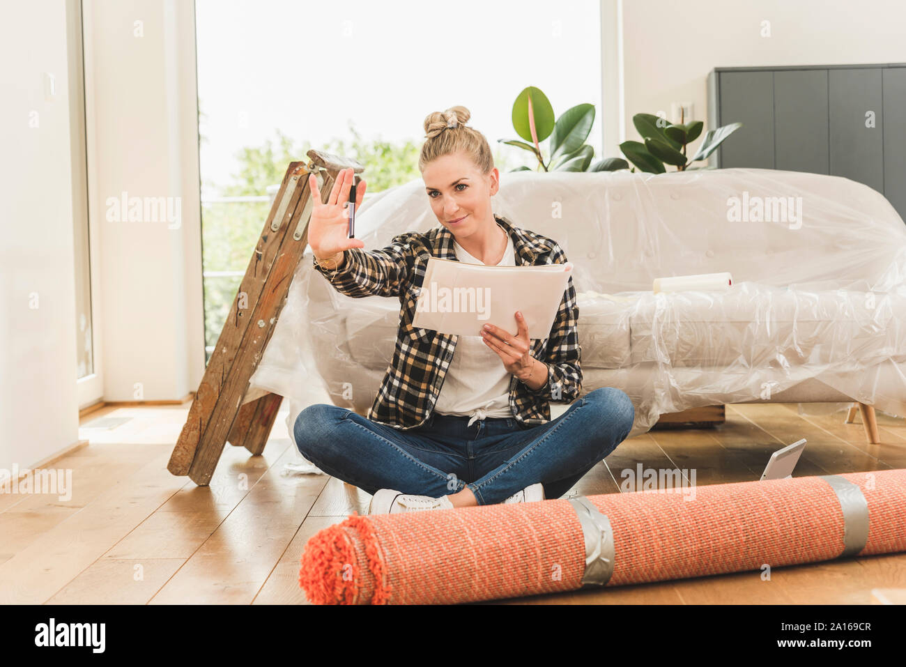 Raising the floor hi-res stock photography and images - Alamy