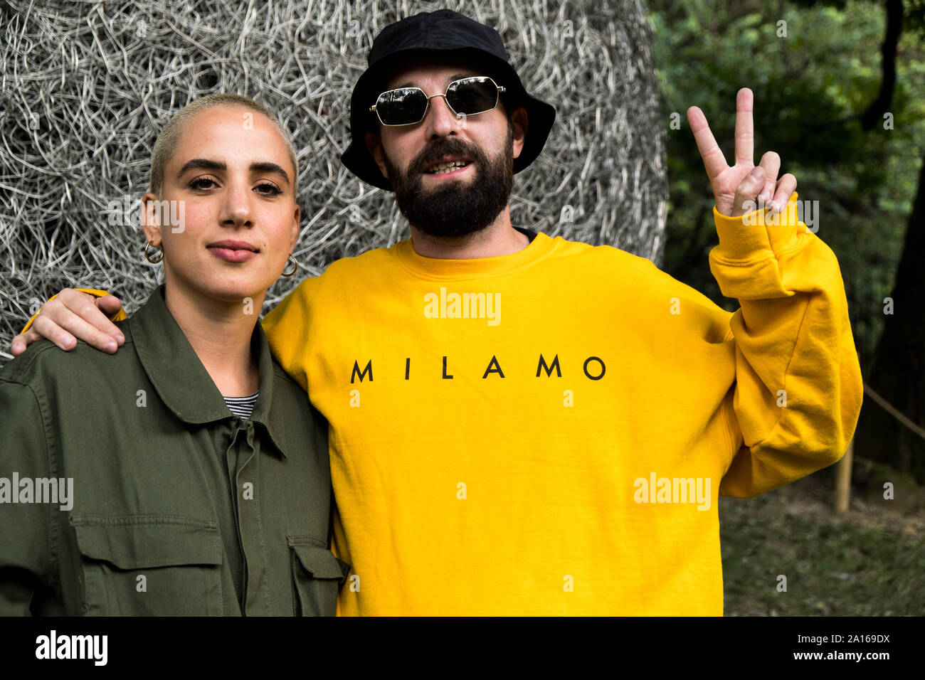 Coma cose singer hi-res stock photography and images - Alamy