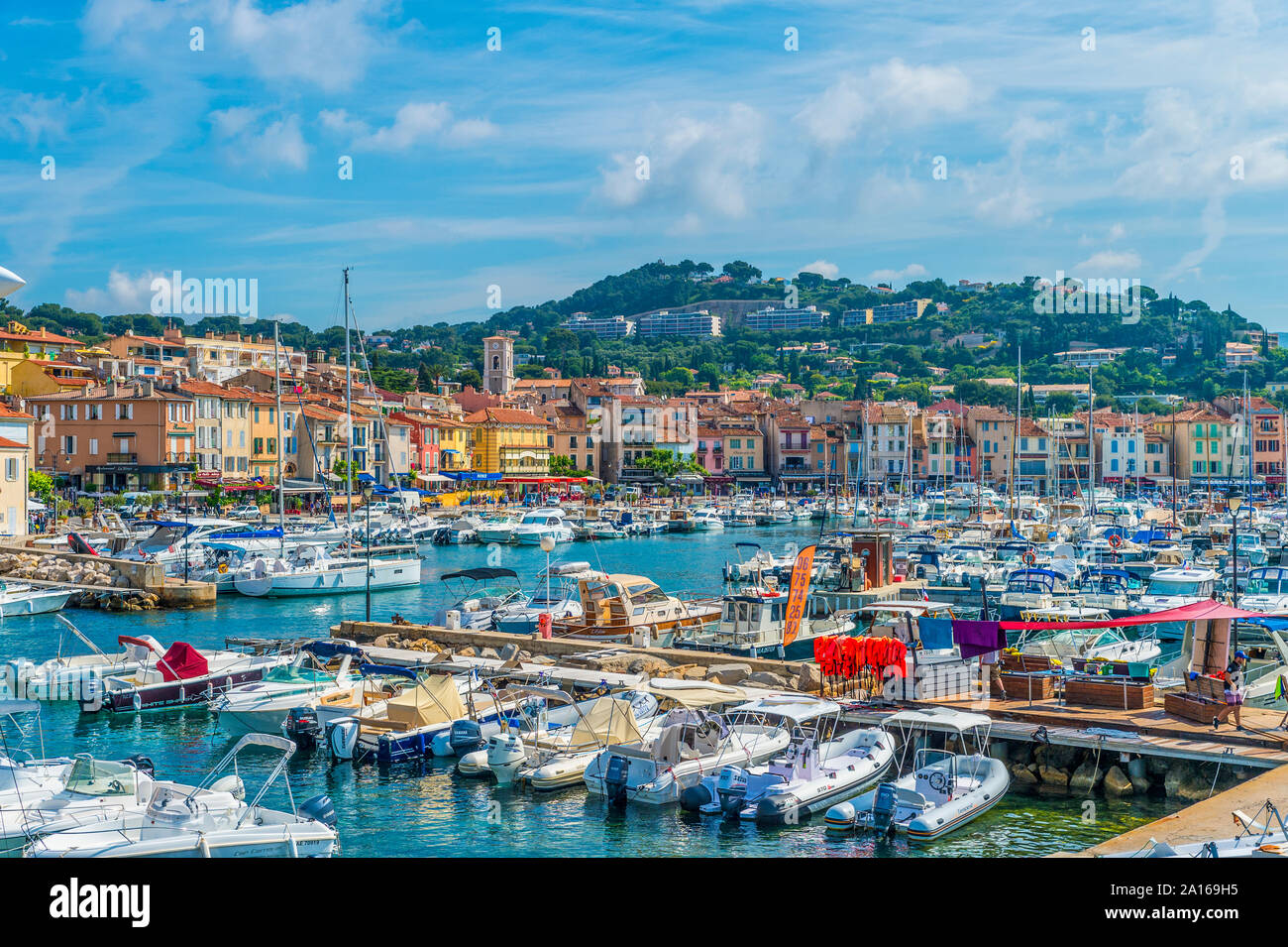Cassis harbour hi-res stock photography and images - Alamy