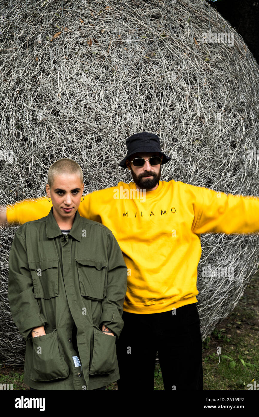 Coma cose singer hi-res stock photography and images - Alamy