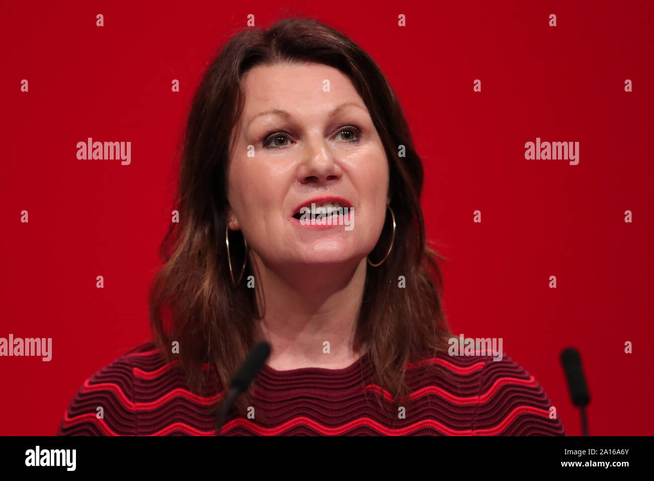 Shadow environment secretary sue hayman hi-res stock photography and ...