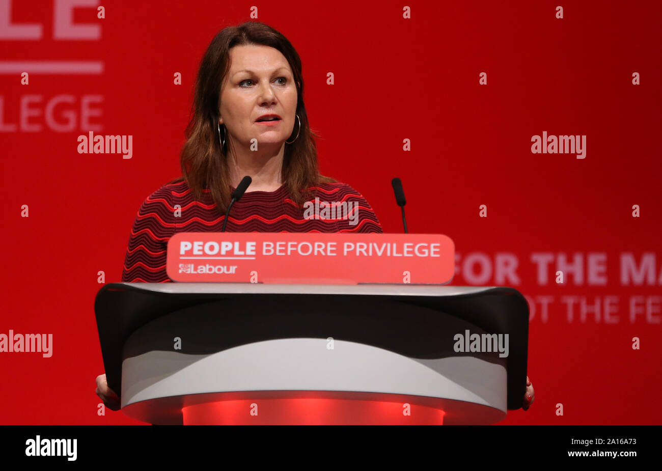 Shadow environment secretary sue hayman hi-res stock photography and ...