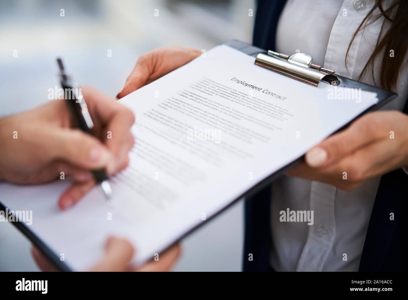 Employment contract hi-res stock photography and images - Alamy