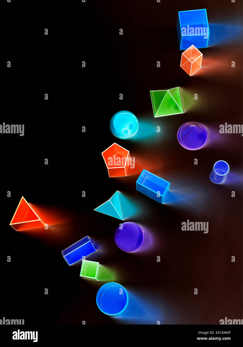 Colorful 3d geometric shapes hi-res stock photography and images - Alamy