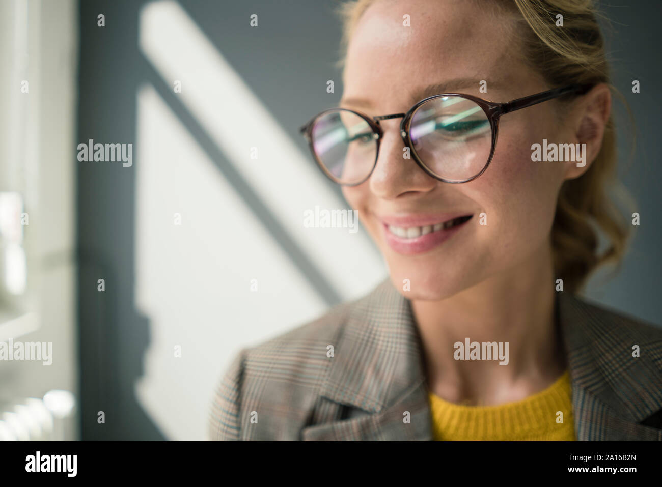 Businesswoman wearing glasses hi-res stock photography and images - Alamy