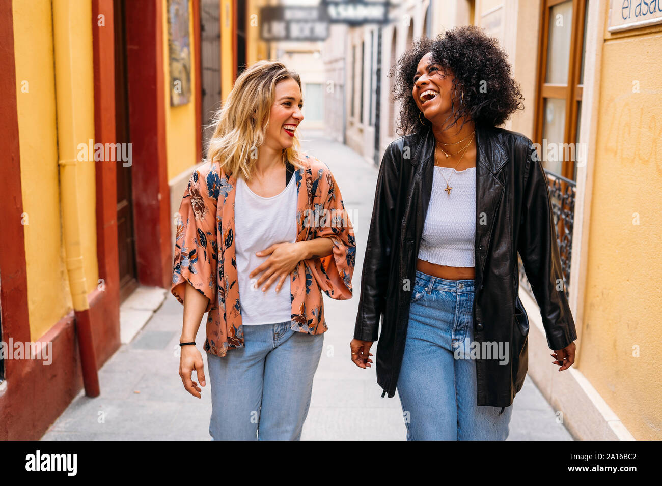 Multicultural city hi-res stock photography and images - Alamy