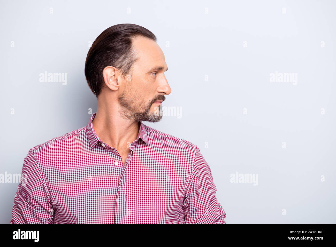 Half turn profile hi-res stock photography and images - Alamy