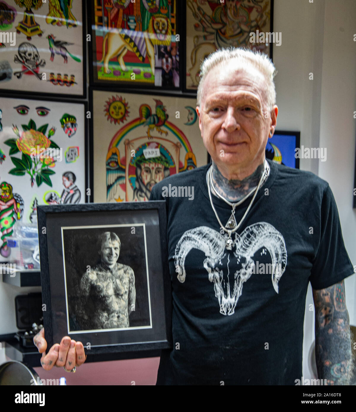 Tattooed bodys hi-res stock photography and images - Alamy