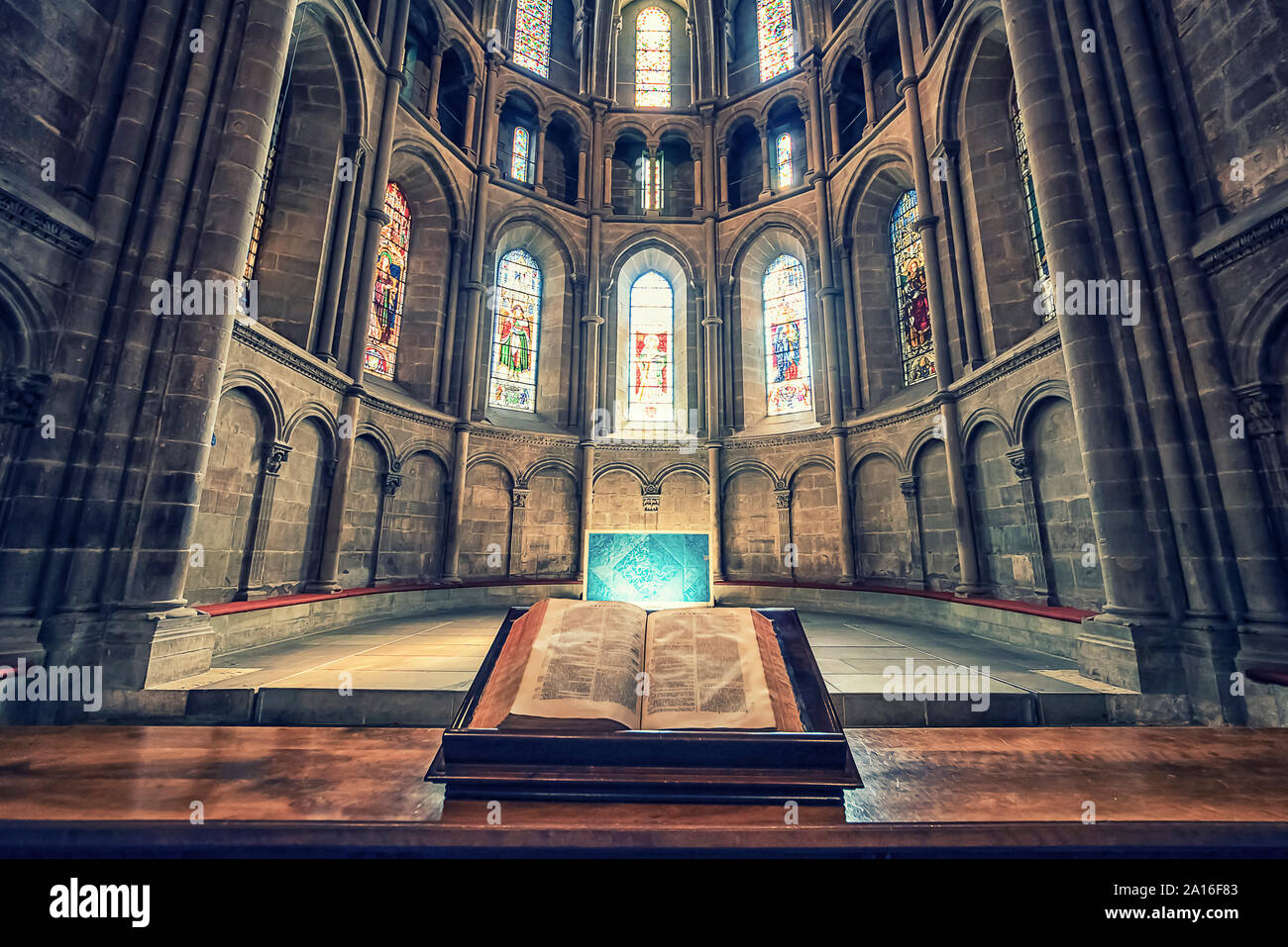 City of glass book hi-res stock photography and images - Alamy