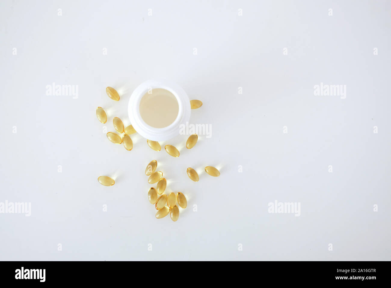 Pile of omega 3 tablets Stock Photo - Alamy