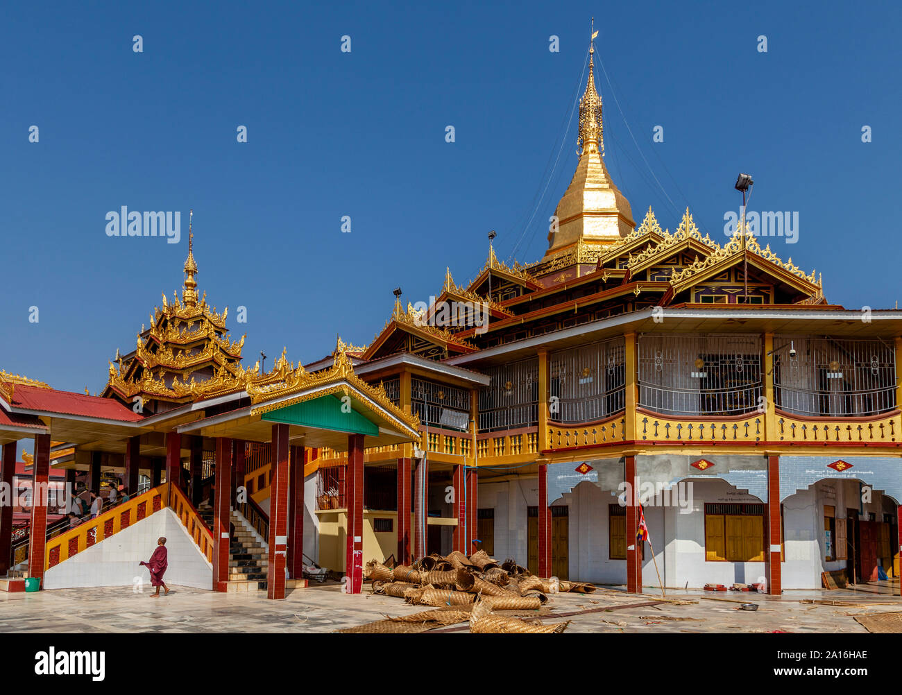Phaung Daw Oo Pagoda, Lake Inle, Shan State, Myanmar Stock Photo - Alamy