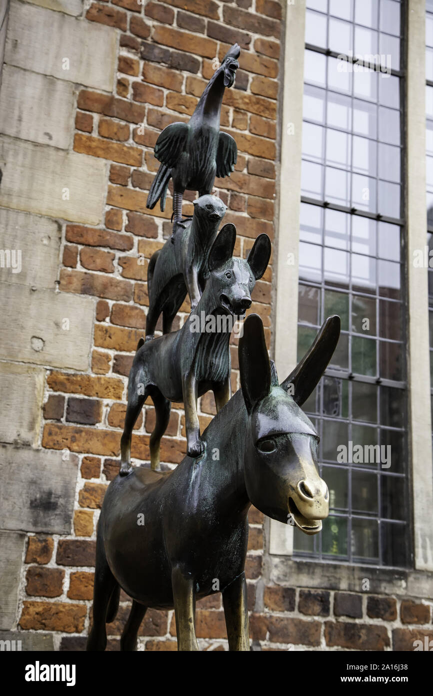 BREMEN, GERMANY - SEPTEMBER 06, 2019: Famous statue in the center of ...