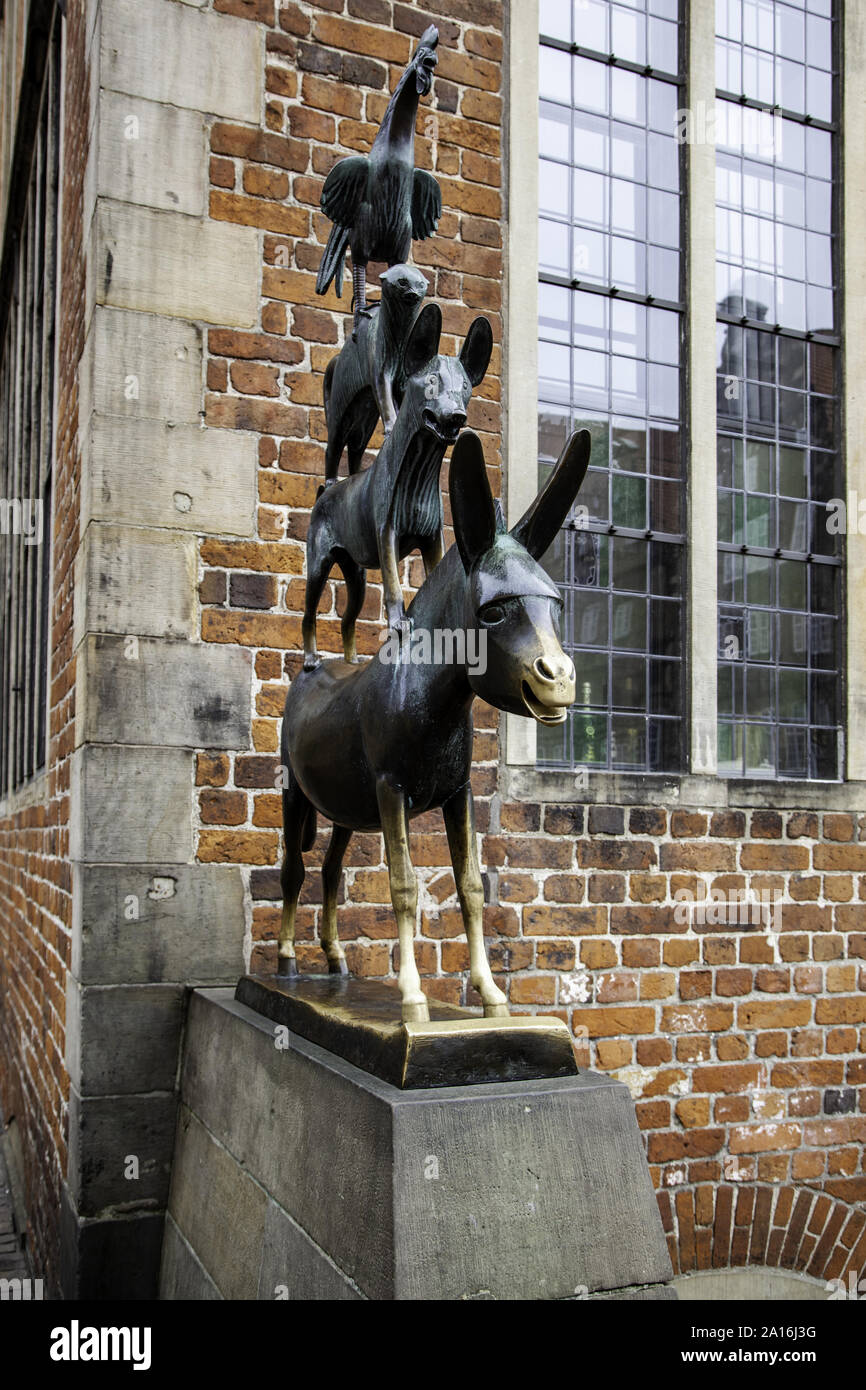 Bremer stadtmusikanten town musicians sculpture hi-res stock ...