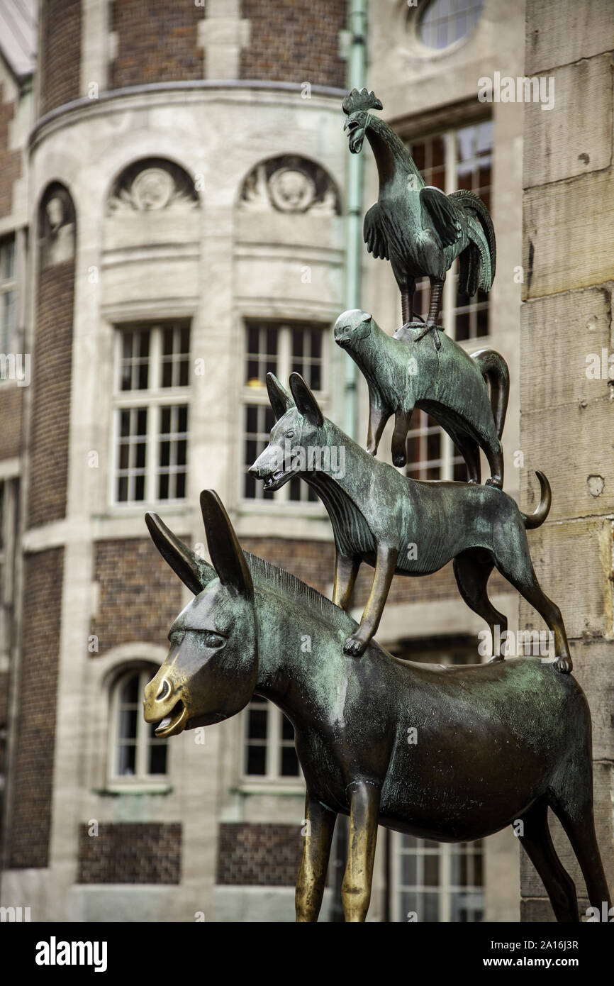 BREMEN, GERMANY - SEPTEMBER 06, 2019: Famous statue in the center of ...