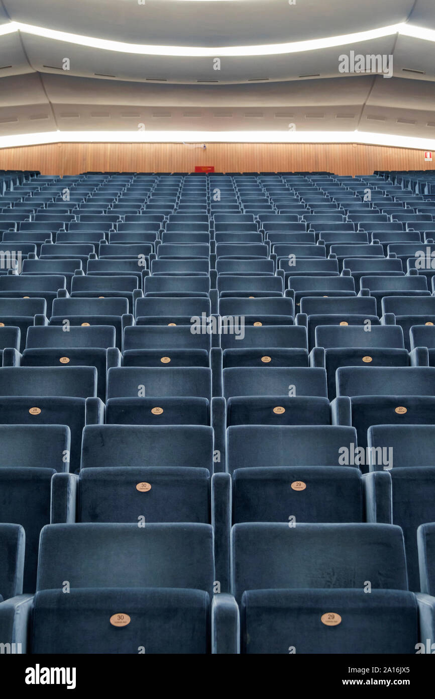 Vintage seats hi-res stock photography and images - Alamy