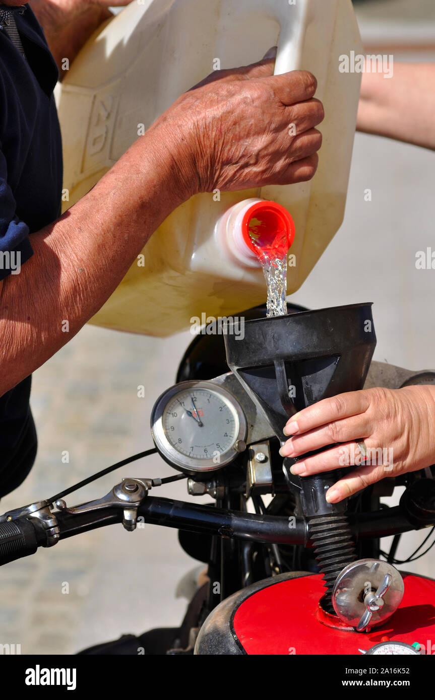 Motorbike pump hi-res stock photography and images - Alamy