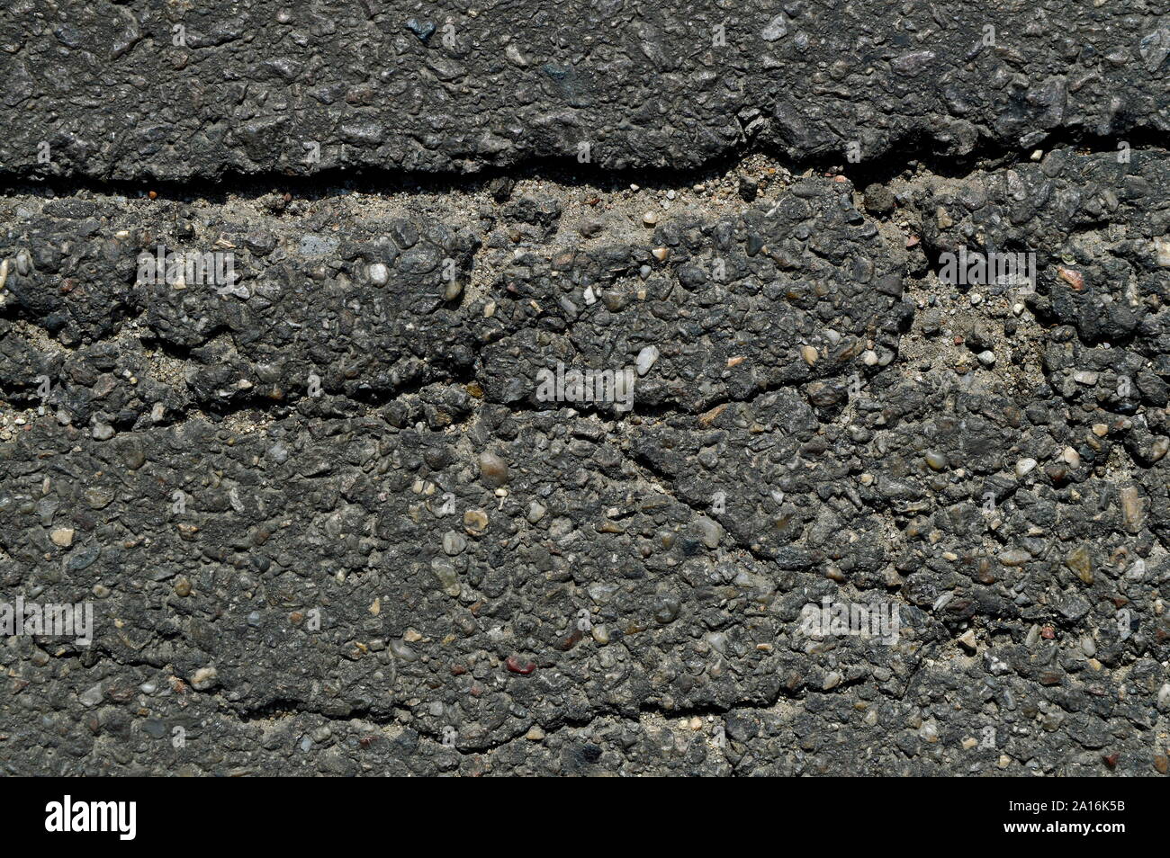 Wet asphalt texture hi-res stock photography and images - Alamy
