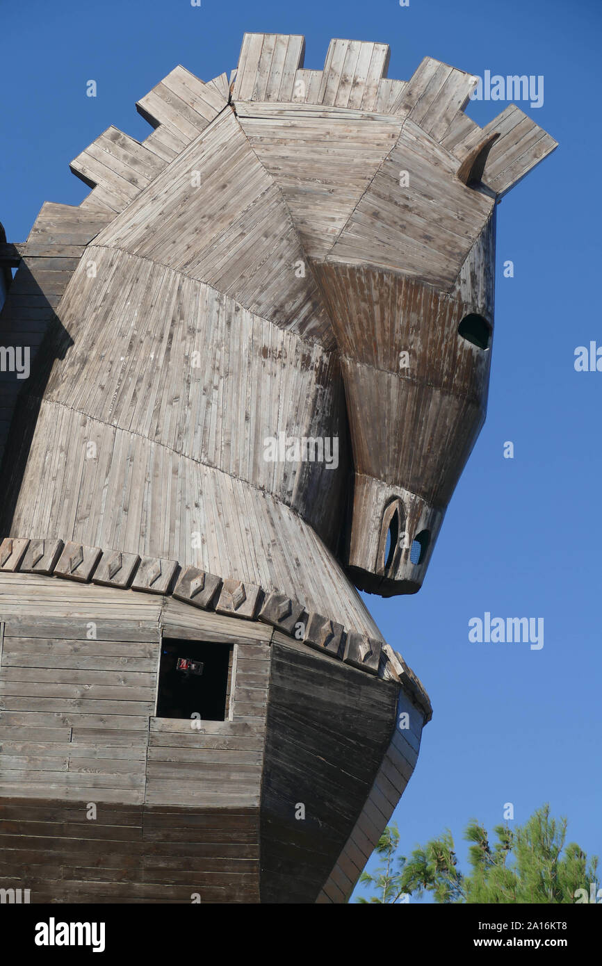 Model of the Trojan horse at the ancient site of Ilium Troy Stock Photo ...