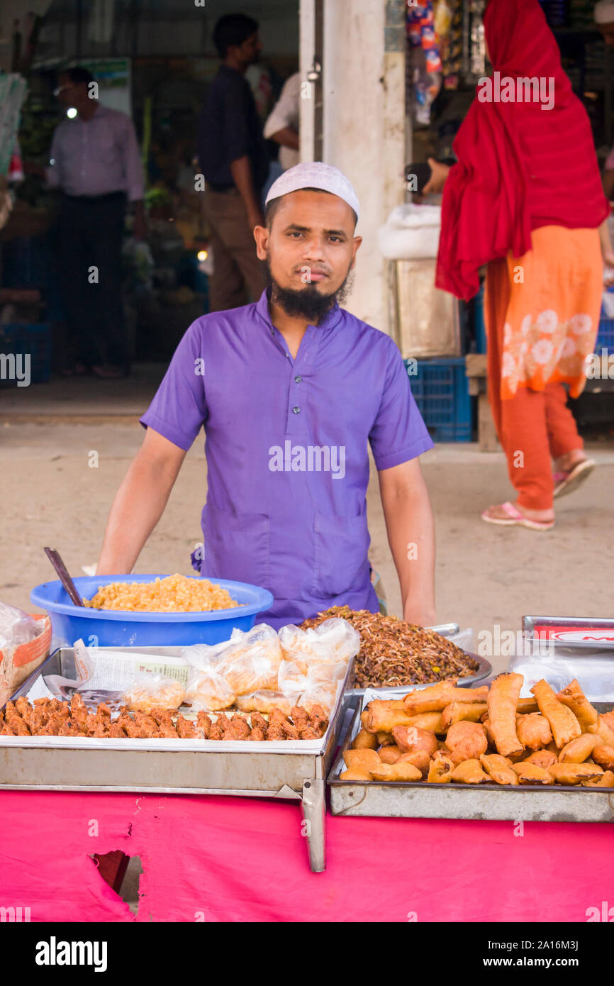 Bangladesh dhaka dacca shop in hi-res stock photography and images - Alamy