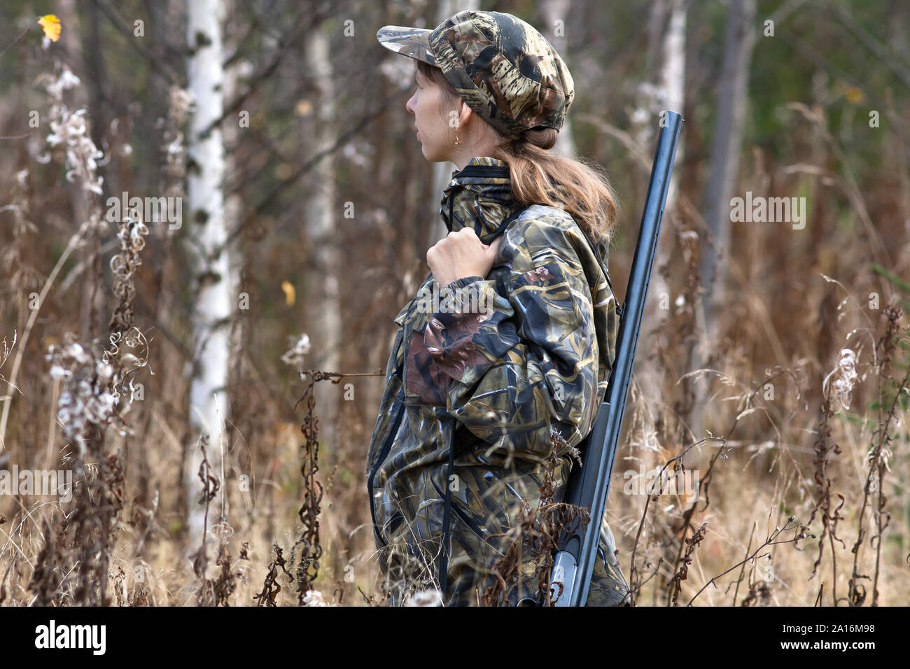 Woman hunter hi-res stock photography and images - Alamy
