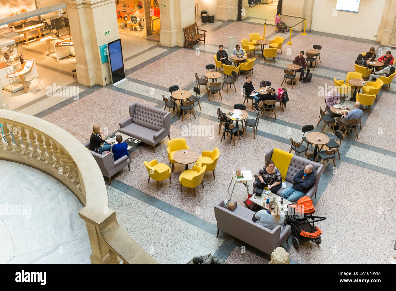 Lounge chair interior hi-res stock photography and images - Alamy