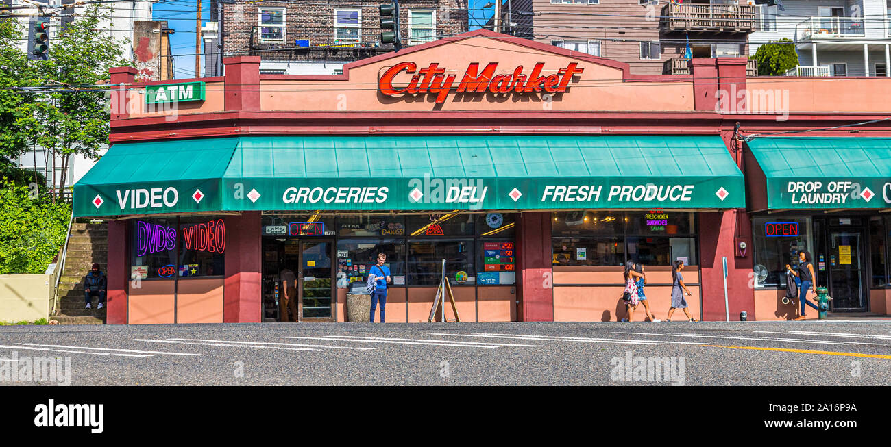 Downtown deli hi-res stock photography and images - Alamy
