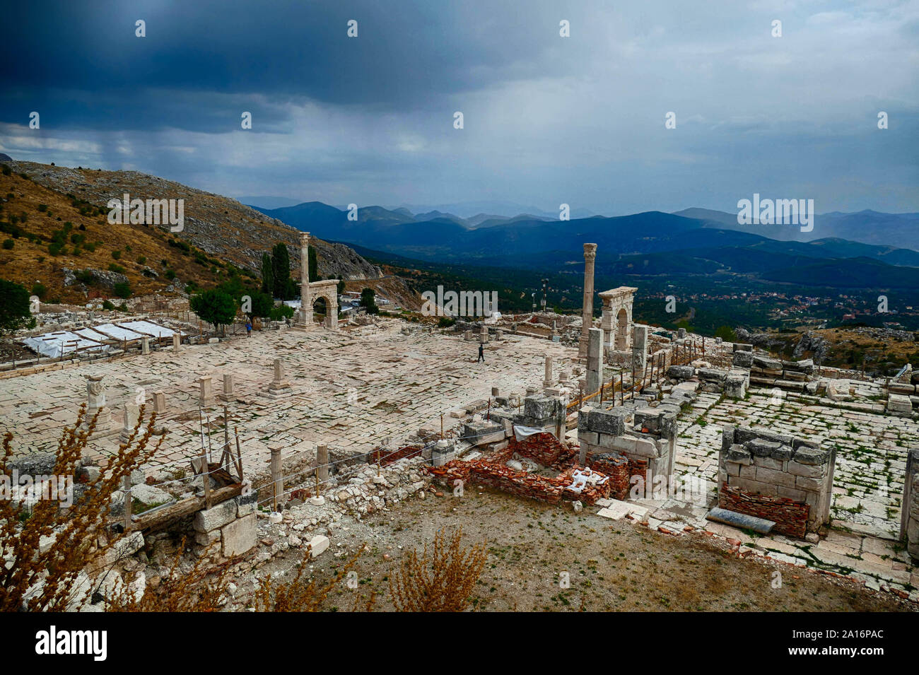 Column and arches of ancient Roman agora at Sagalassos, Turkey Stock ...