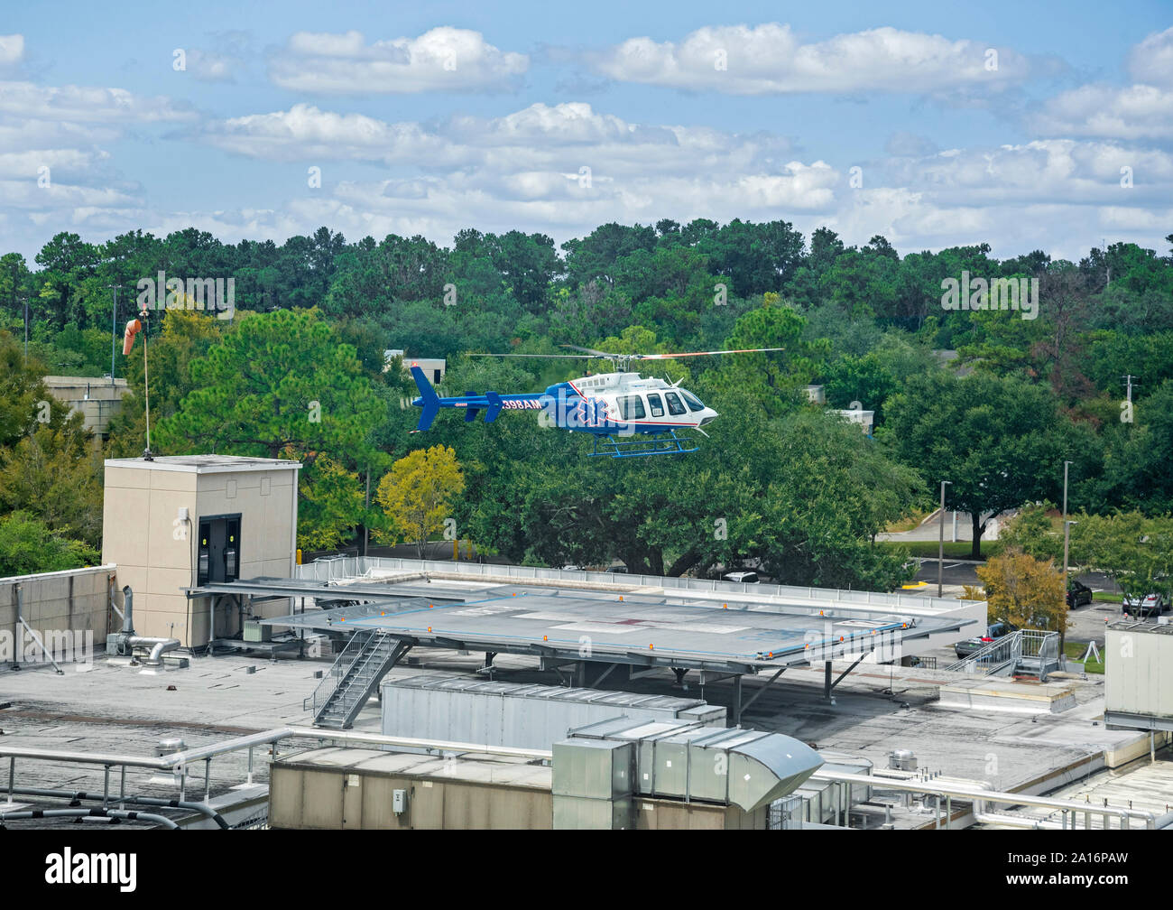 Rooftop helicopter landing pad hi-res stock photography and images - Alamy