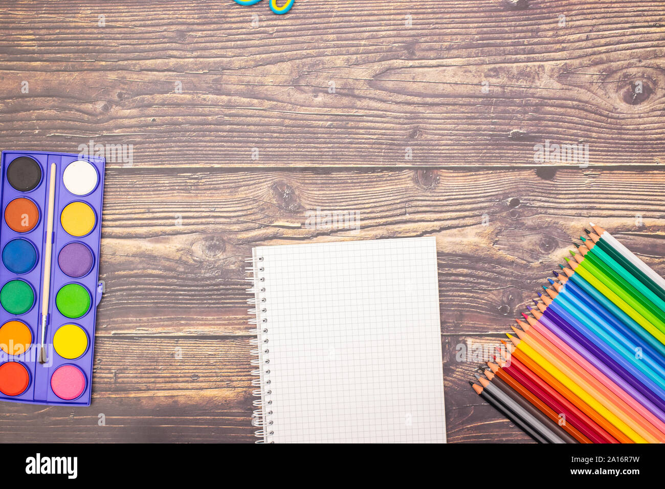 School supplies table hi-res stock photography and images - Alamy