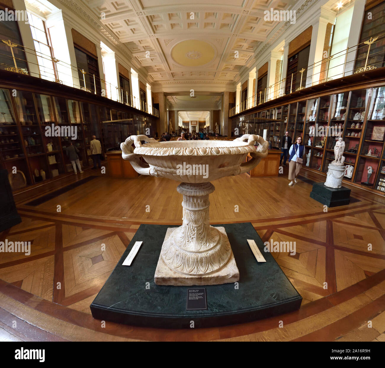 Roman library hi-res stock photography and images - Alamy