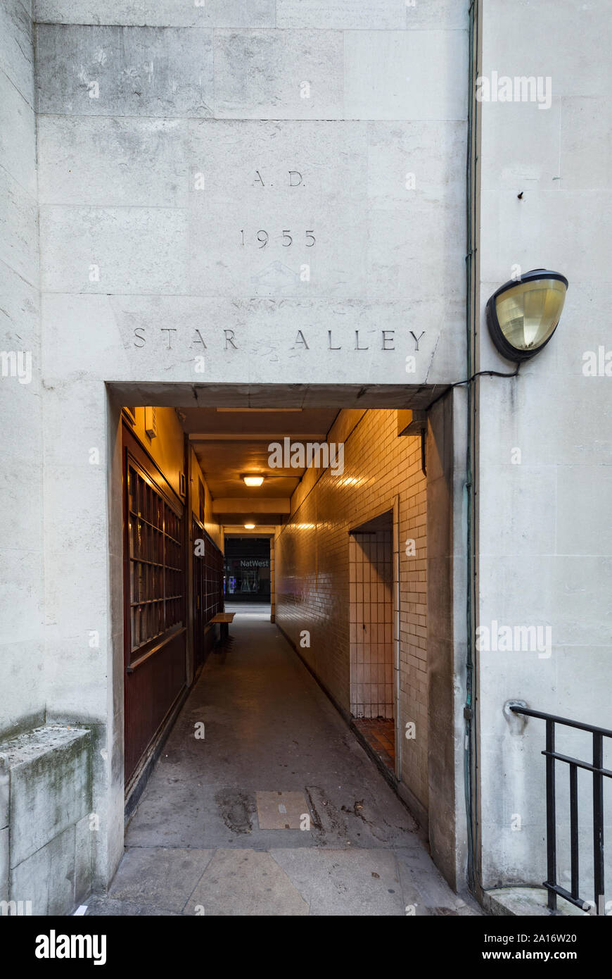 Star Alley, Built in 1955 and connecting Fenchurch Street with the ...