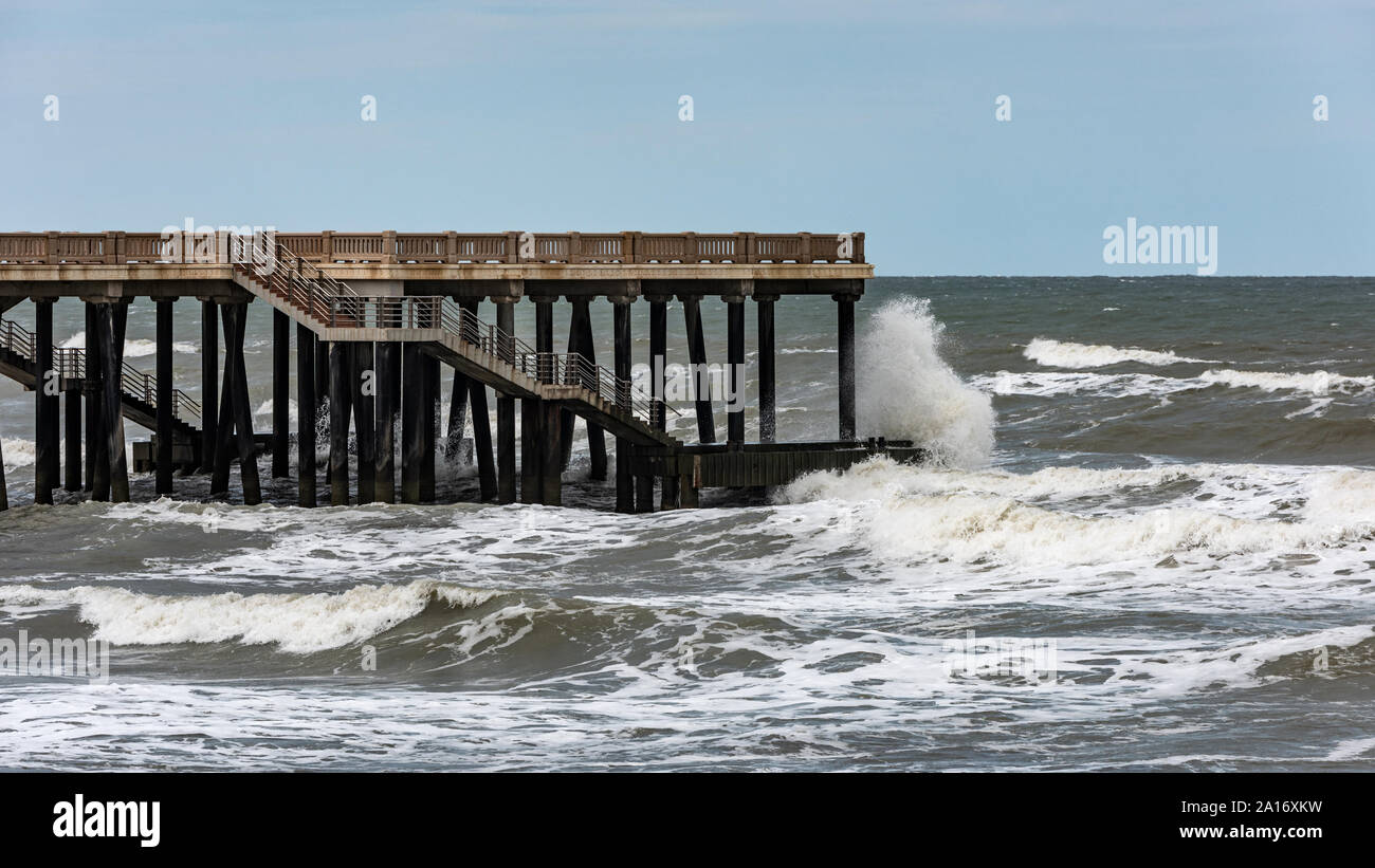 Big stormy waves crash on the pier Stock Photo - Alamy