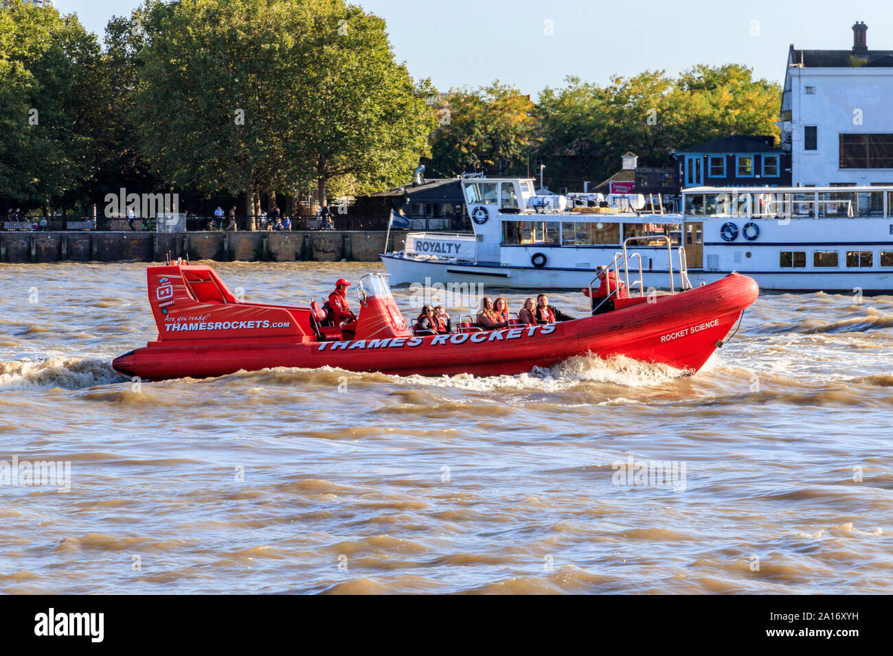 River thames speed boats hi-res stock photography and images - Alamy