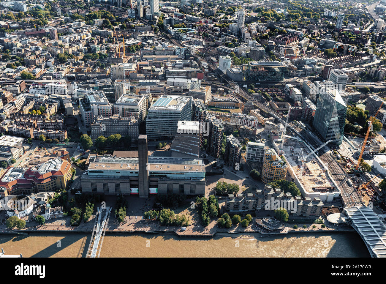 Tate modern aerial 2019 hi-res stock photography and images - Alamy