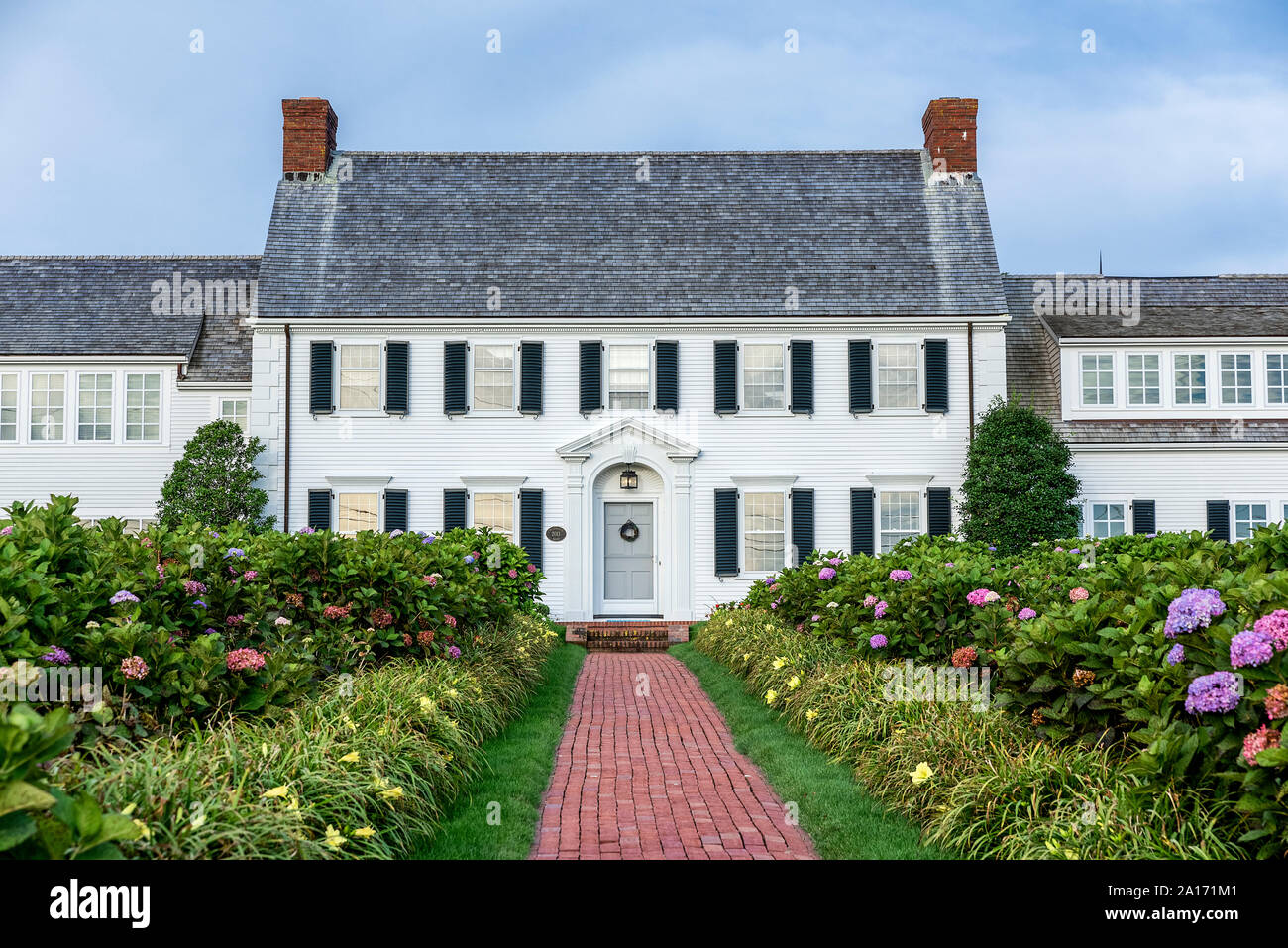 Grand house exterior hi-res stock photography and images - Alamy