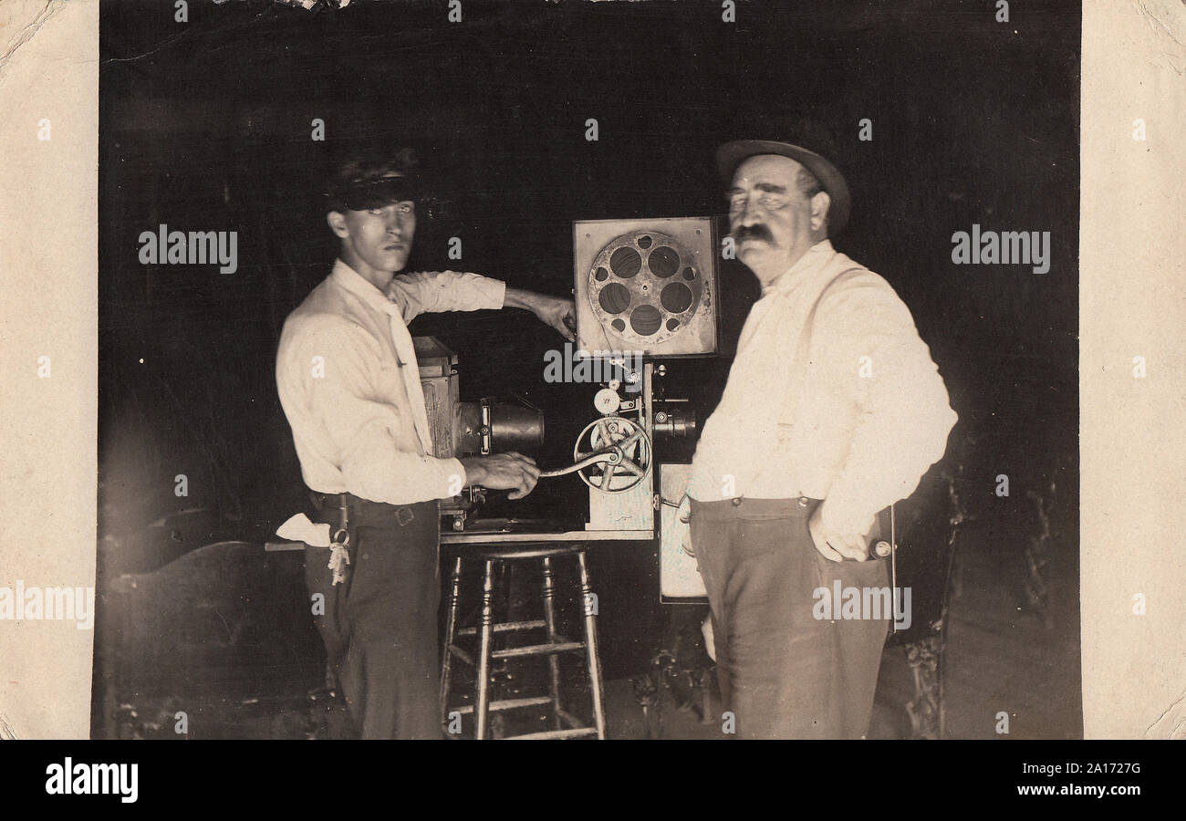 Edison projecting kinetoscope hi-res stock photography and images - Alamy