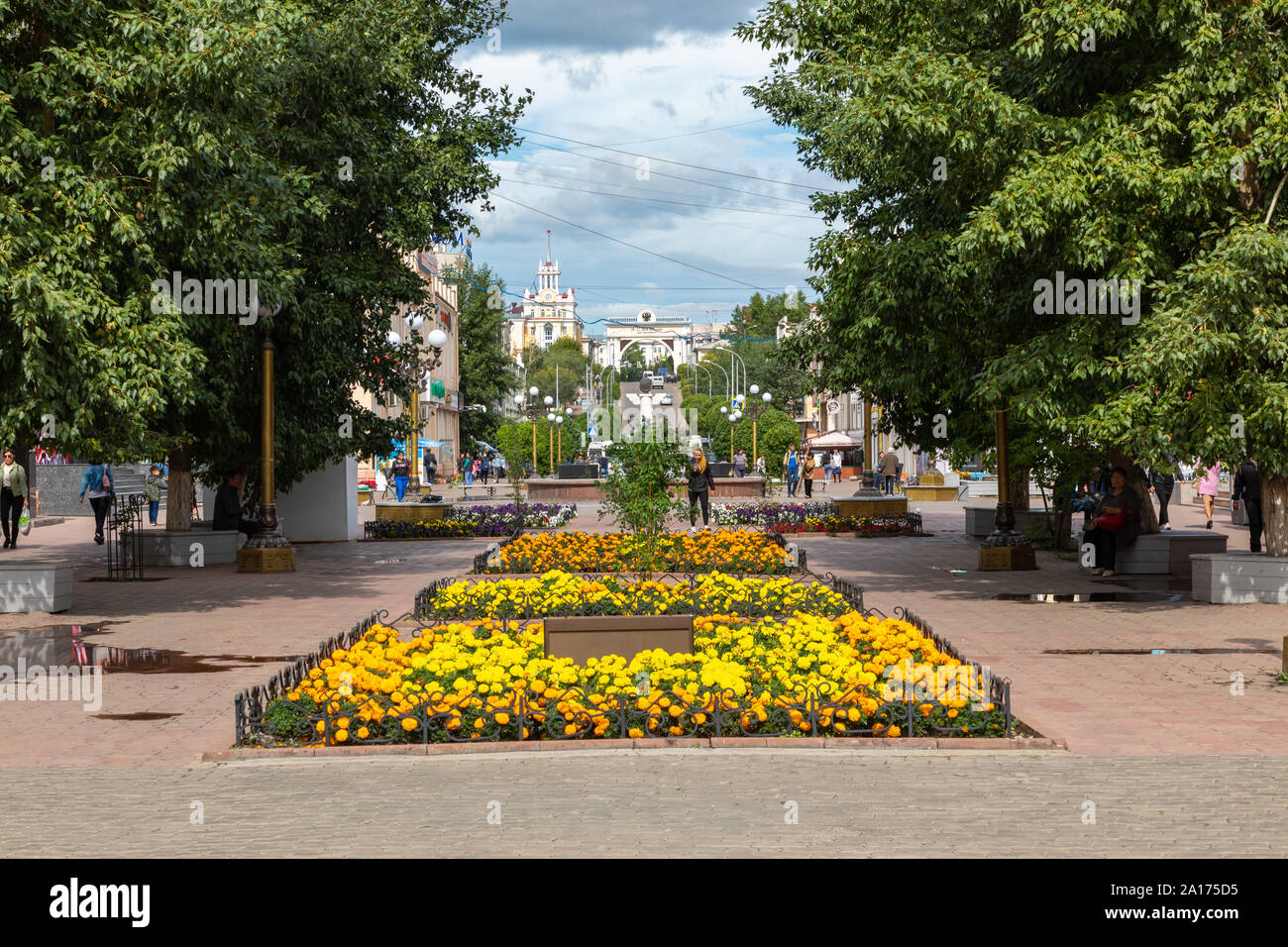 Statue arbat street russia hi-res stock photography and images - Alamy