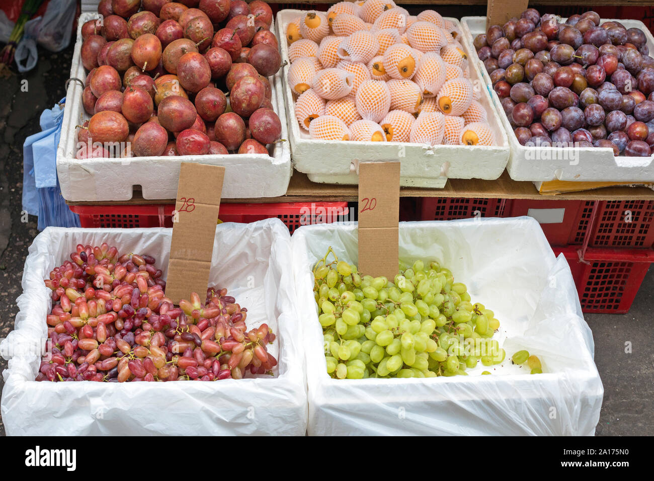 Fresh Grapes Fruits in Boxes at Market Stall Stock Photo - Alamy