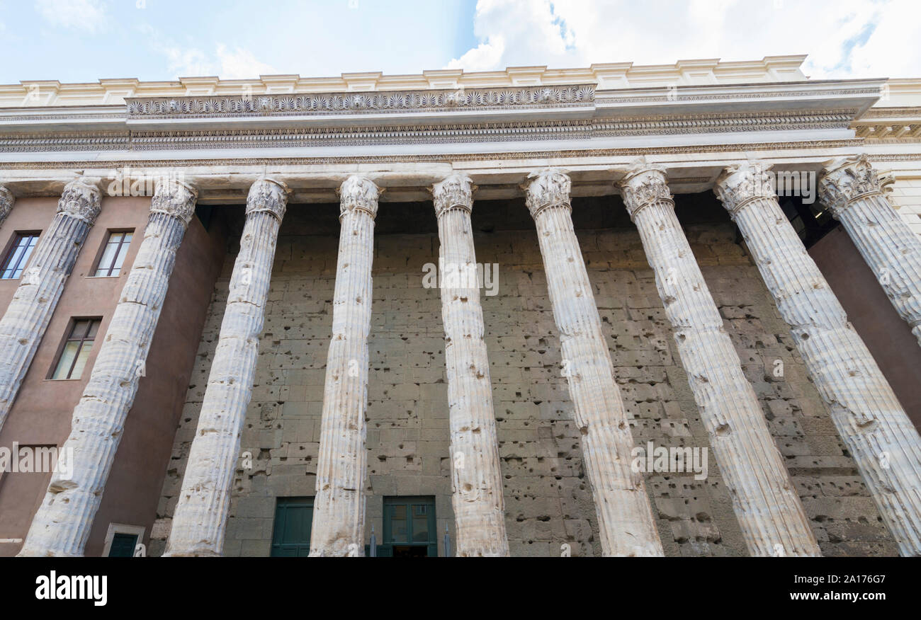 Temple of Hadrian in Rome, Italy Stock Photo - Alamy