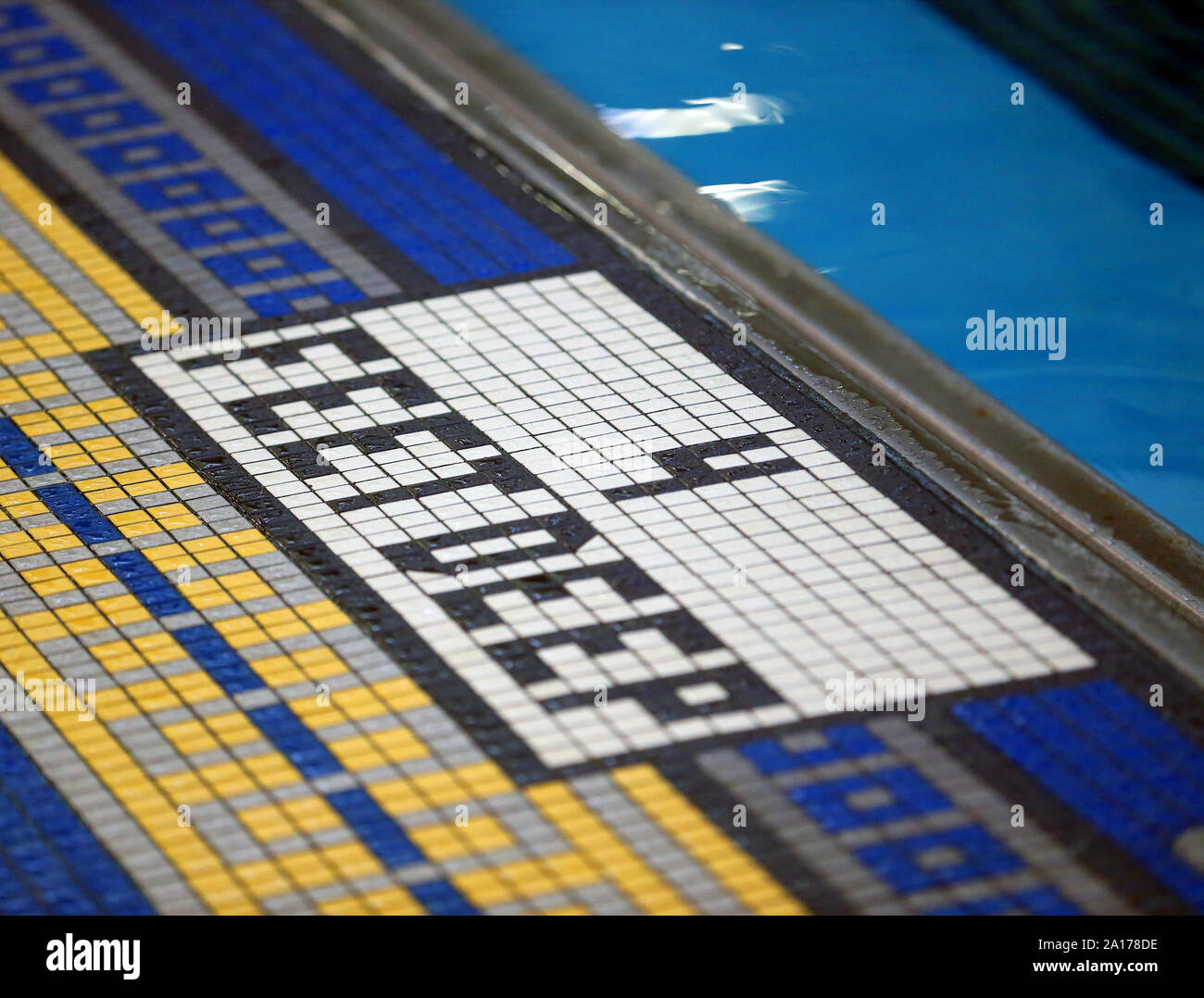 Sign at the side of a swimming pool showing the depth of the pool Stock ...