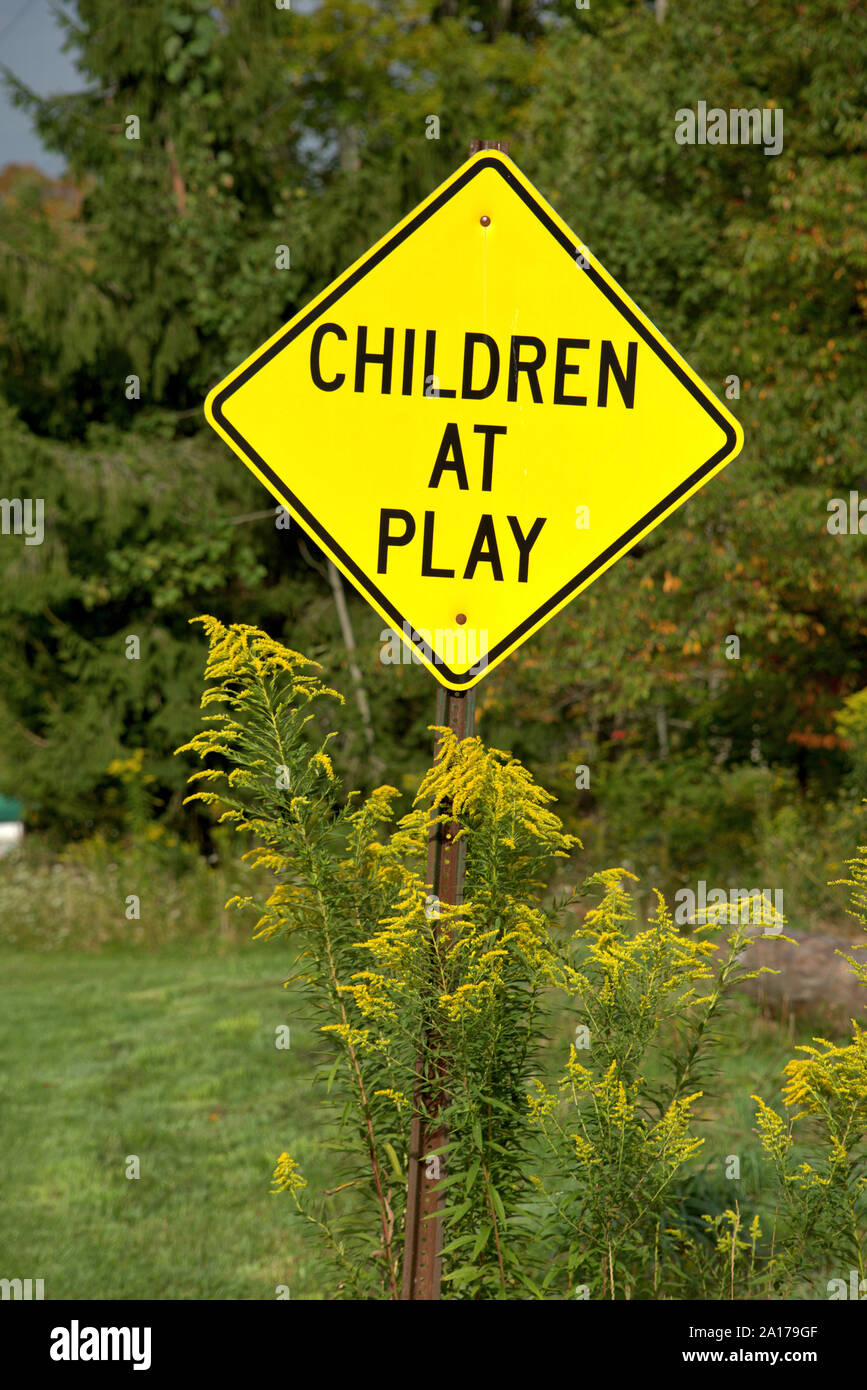 Children at Play road sign, Olean, New York State, USA Stock Photo - Alamy