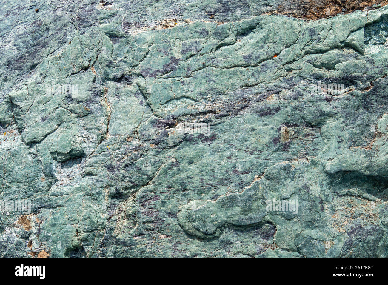 Natural stone texture. Serpentinite large solid Stock Photo - Alamy