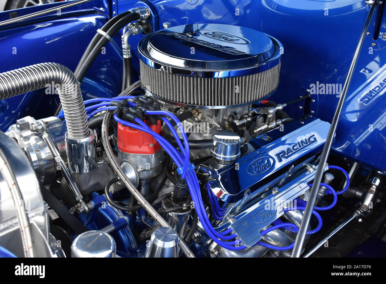 A custom built Ford Engine at a car show Stock Photo - Alamy