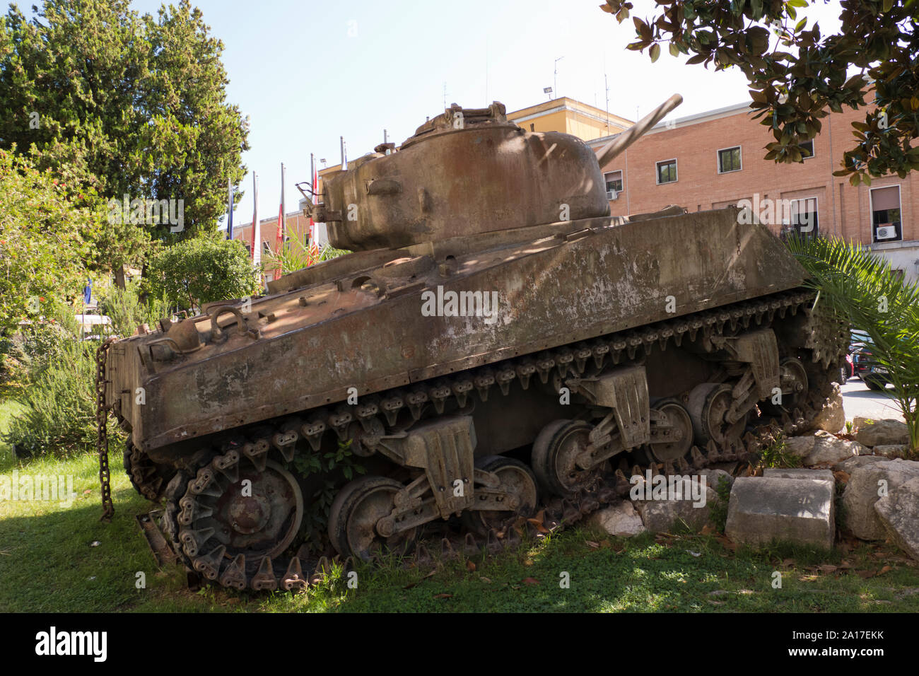 Sherman battle tank hi-res stock photography and images - Alamy
