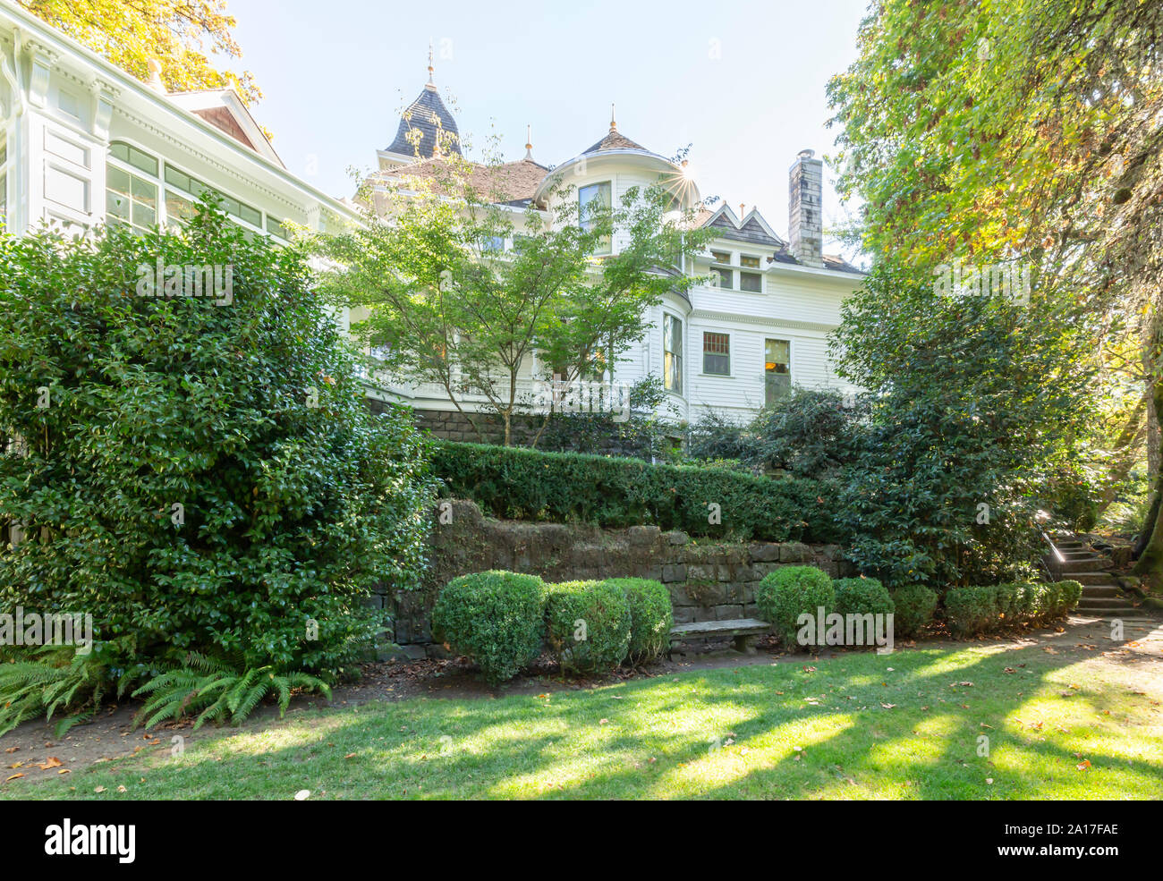 Victorian house and fall leaves hi-res stock photography and images - Alamy