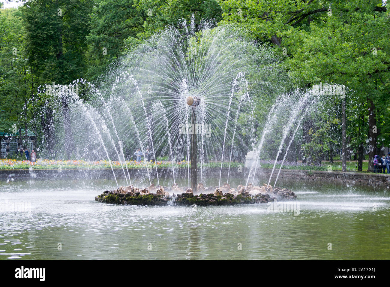 Multiple jets of water hi-res stock photography and images - Alamy